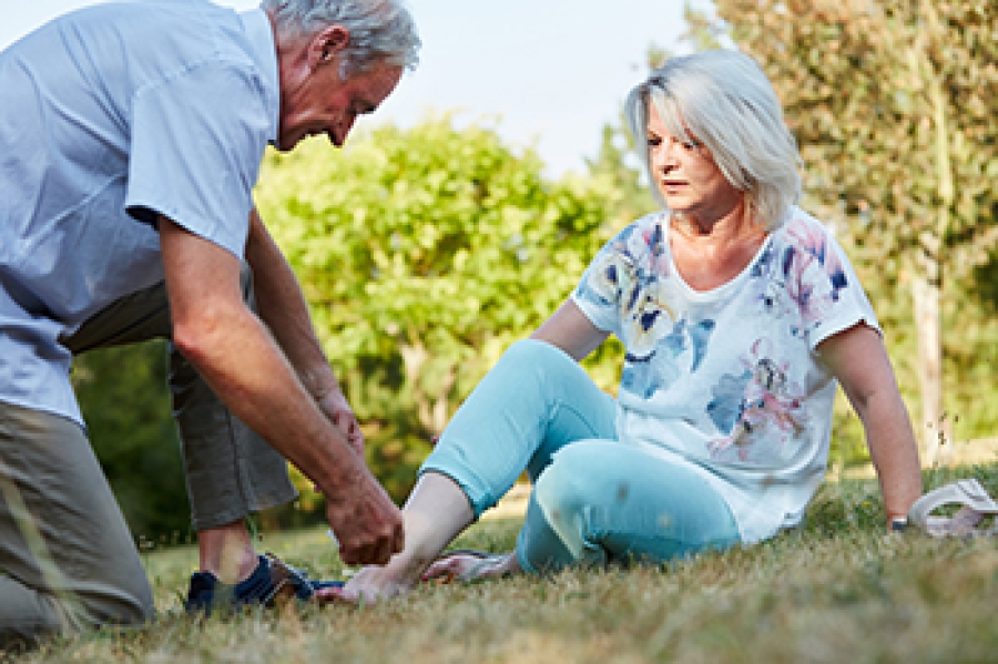 Common Foot Problems and Their Causes in Elderly People